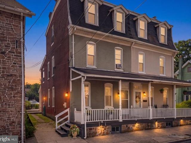 118 Marshall St, Phoenixville, PA 19460