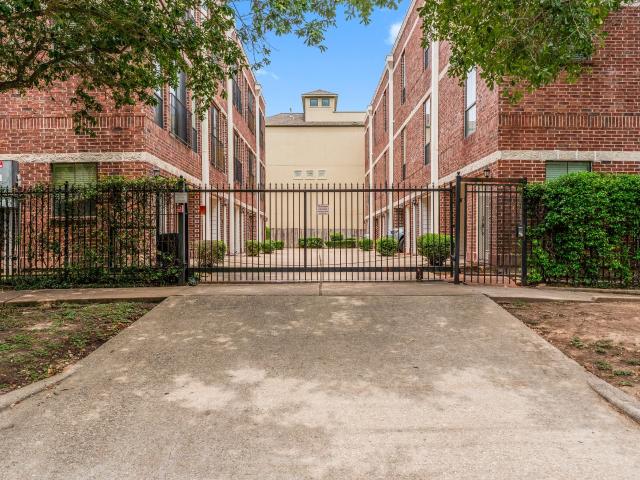 118 McGowen St, Unit E, Houston, TX 77006 | MLS #67539