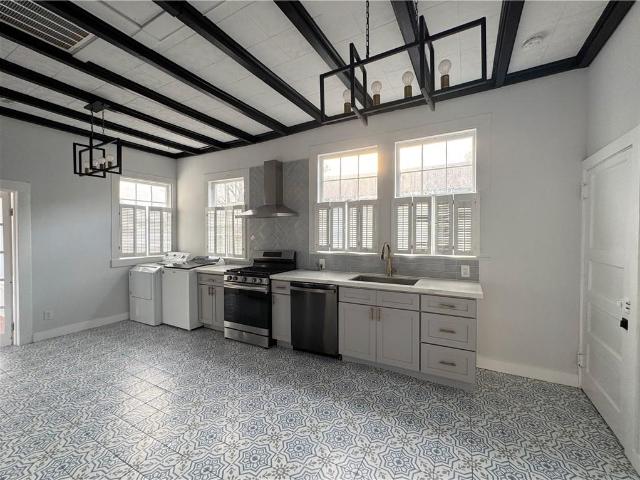 118 Metairie Heights Avenue # Upper