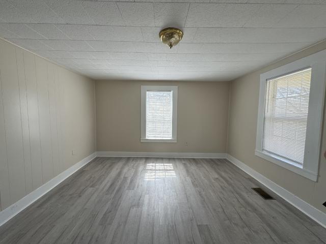 118 N Fowler Ave
