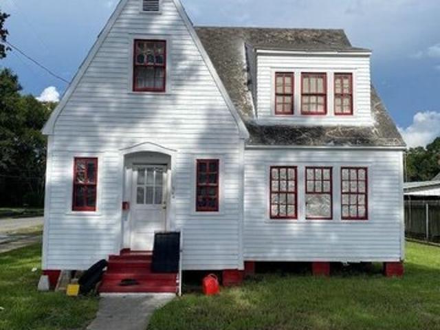 118 N Guegnon St, Abbeville, LA 70510