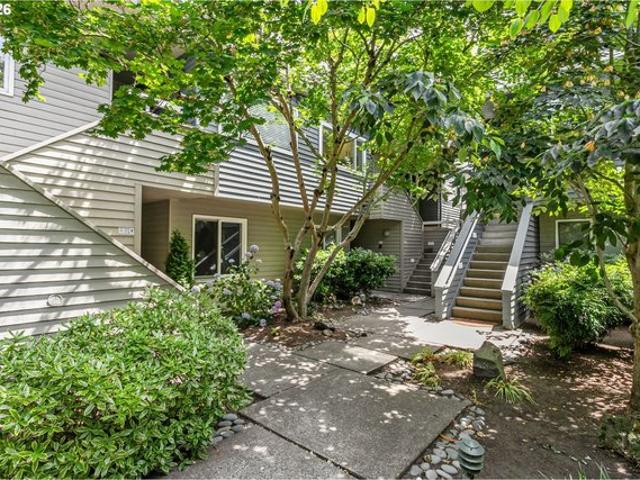 118 N Hayden Bay Dr, Portland, OR 97217