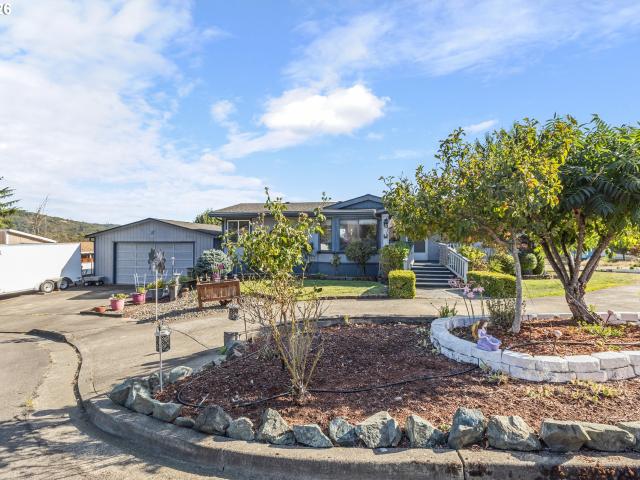 118 nw cordelia ct