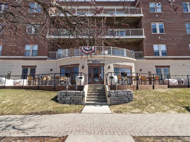 118 S Washington St Unit 417B, Green Bay, WI 54301