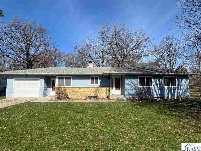 118 S Skyline Dr, Mankato, MN 56001