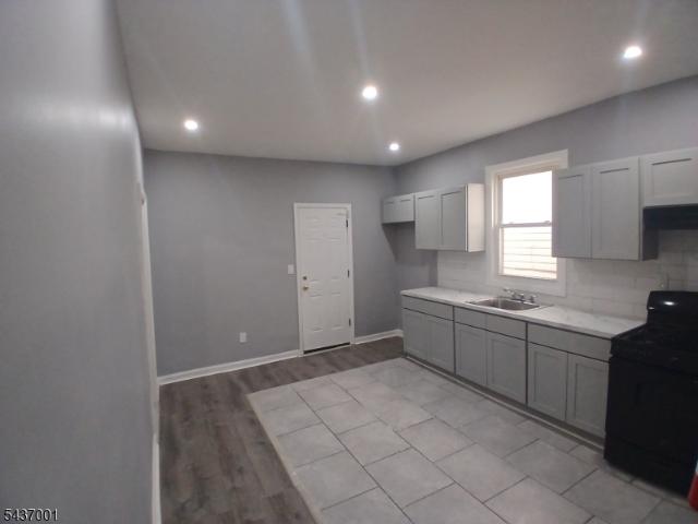 118 Seymour Ave