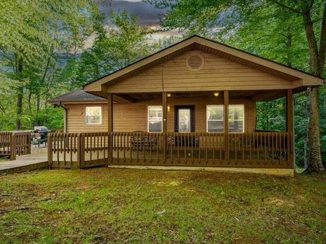 118 Seminole Ln, Byrdstown, TN 38549