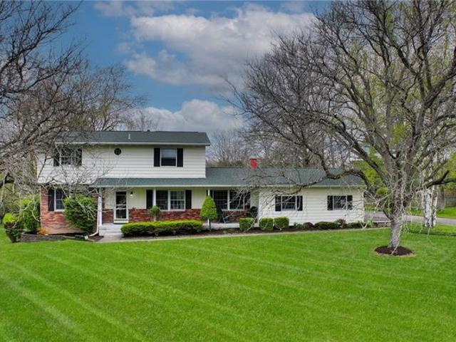 118 Simsbury Dr, Ithaca, NY 14850