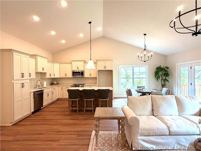 118 Spangler Pl, Jeffersonville, IN 47130 | MLS #202509