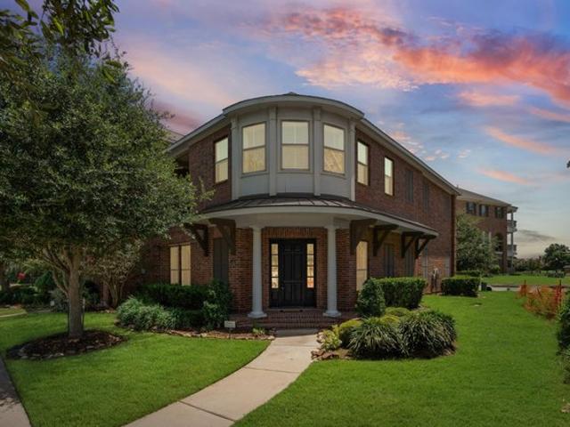 118 Stadium Dr, Sugar Land, TX 77498
