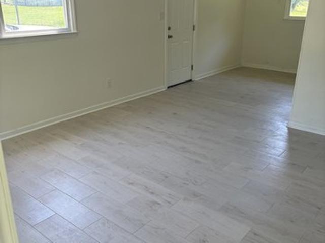118 Stone Dr, Wellford, SC 29385