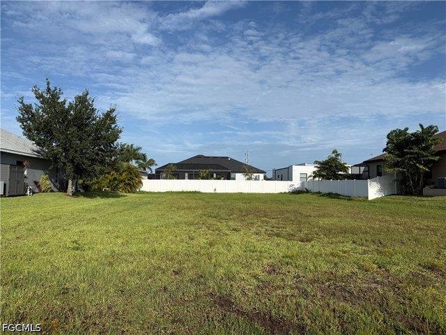 118 SW 37th Ave, Cape Coral, FL 33991