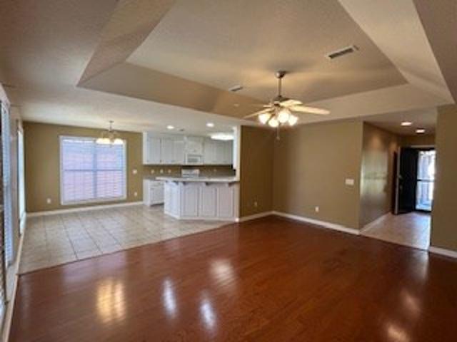 118 SW Lawrenceburg Ct