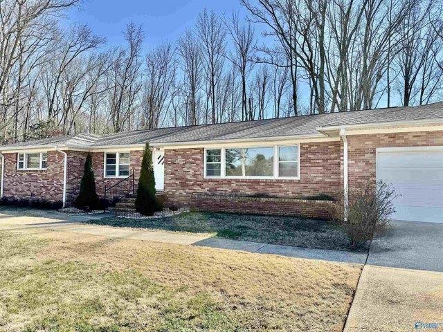 118 Pauline Dr, Hazel Green, AL 35750