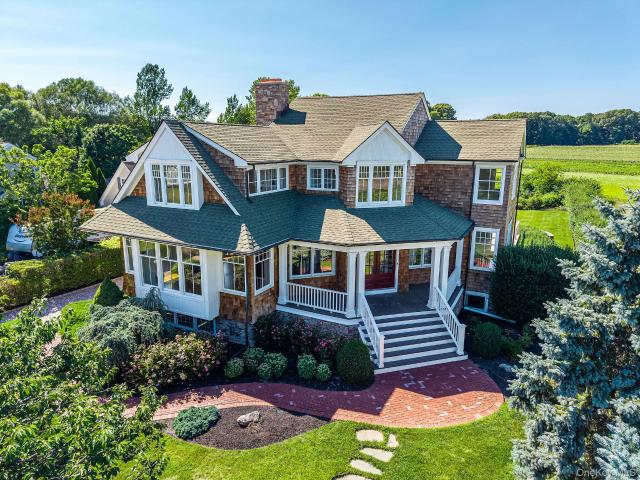 118 Peconic Bay Boulevard