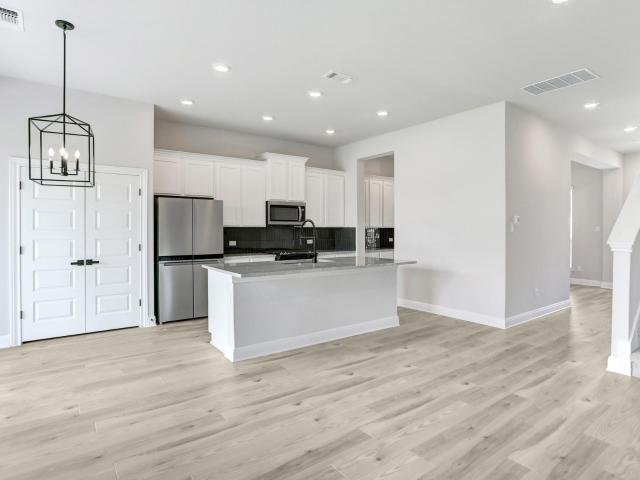 118 Periwinkle Ln