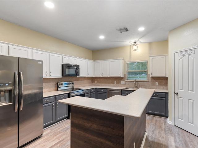 118 Pin Oak Lane