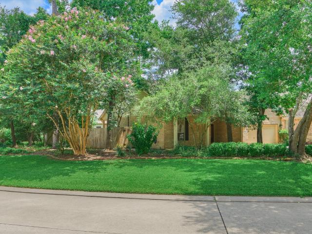 118 Robindale Circle