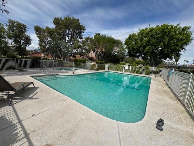 118 Racquet Club Drive S