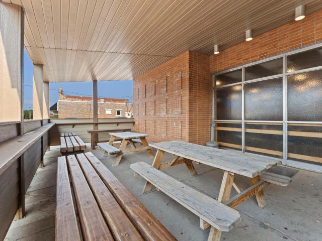 118 Railroad Avenue NE