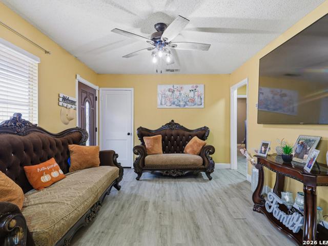 118 Redrock Dr