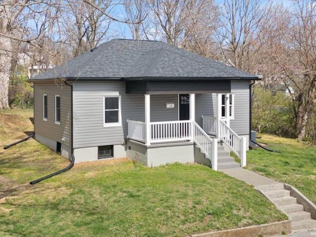 118 W Thornton St, Paoli, IN 47454