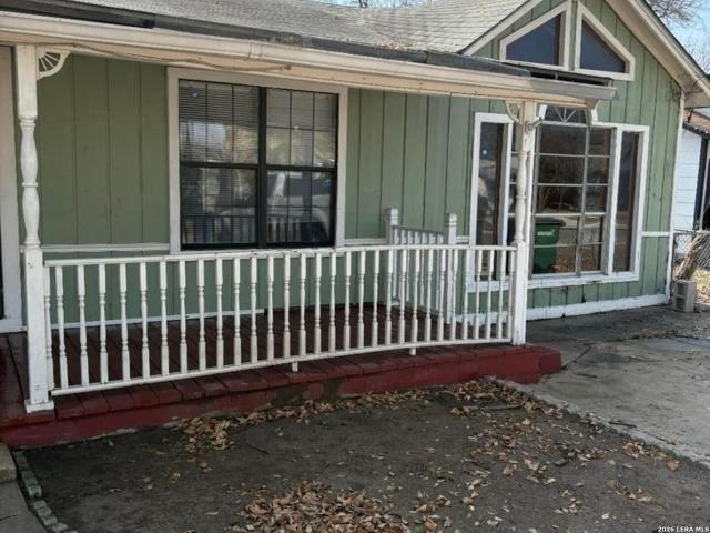 118 W Vestal Pl, San Antonio, TX 78221 | MLS #1952 | Compass
