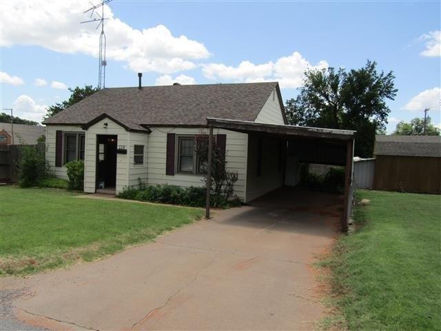 118 W Arapaho Ave, Weatherford, OK 73096