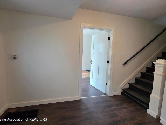 118 W Barnes Avenue