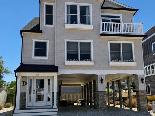 118 W Delaware Ave, Long Beach Township, NJ 08008