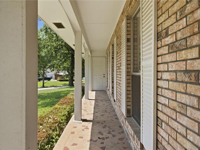 118 W Lakeside Drive