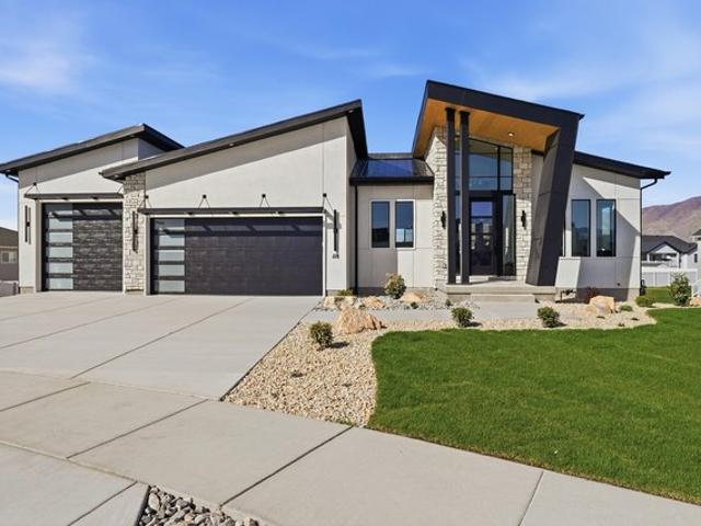 118 W Morning Glory Cir, Stansbury Park, UT 84074