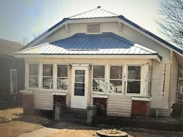 118 W Parker Ave, Chaffee, MO 63740