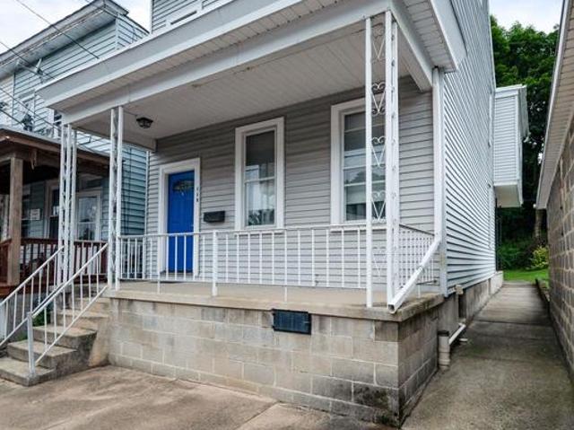 118 W Railroad Street