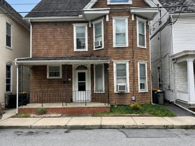 118 W Second St, Waynesboro, PA 17268