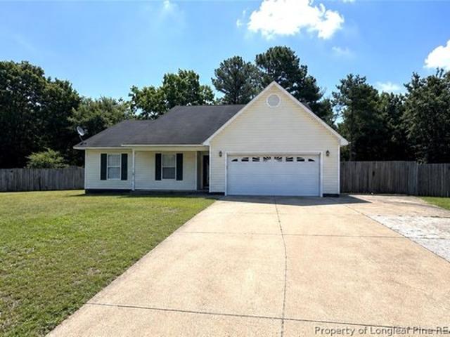 118 Woodbine Dr, Raeford, NC 28376