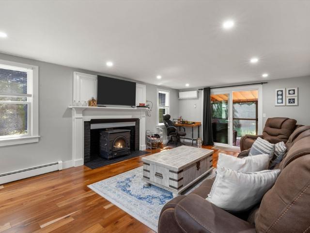 118 Wayside Dr