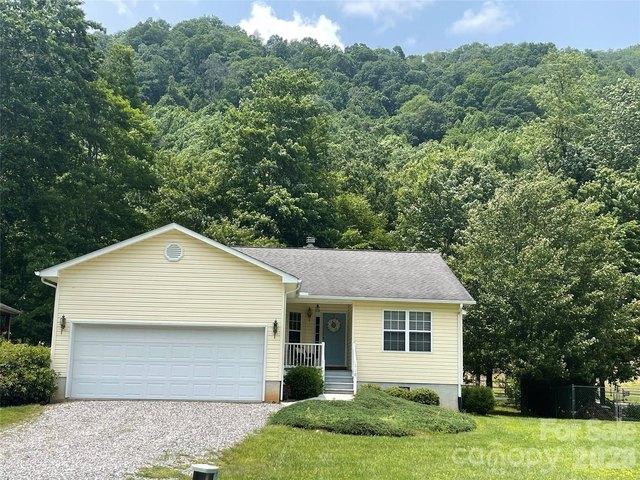 118 Whitewater Dr, Maggie Valley, NC 28751