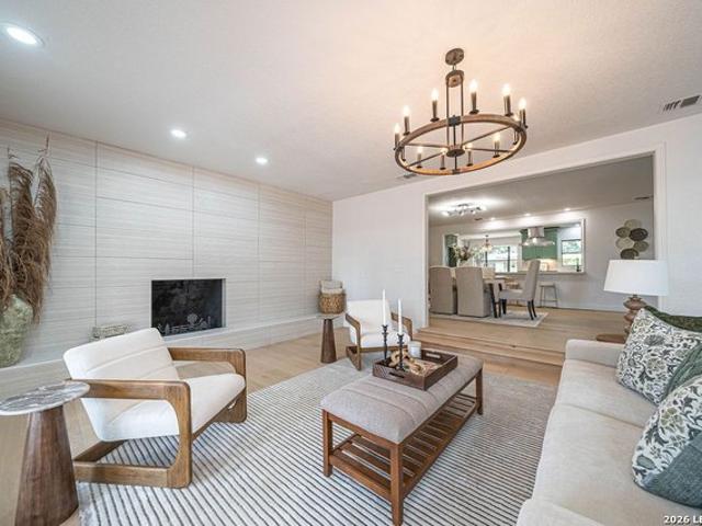 118 Tophill Rd, San Antonio, TX 78209
