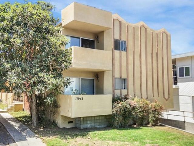 11943 Kiowa Ave, Los Angeles, CA 90049