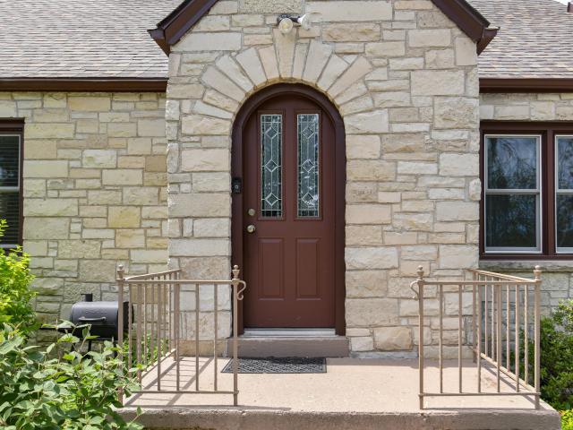11941 W Howard Ave