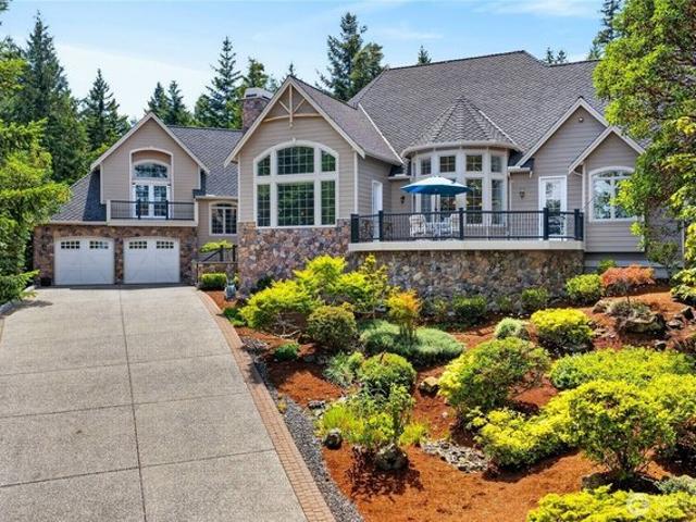 11946 New Morning Dr, Anacortes, WA 98221