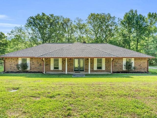 1194 Bobwhite Dr, Starkville, MS 39759