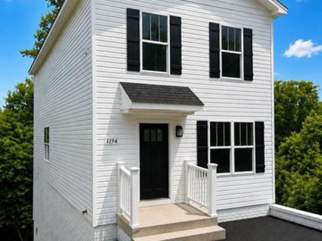 1194 Holly St, Fredericksburg, VA 22405