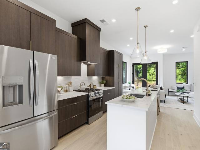 1194 Penny Lane