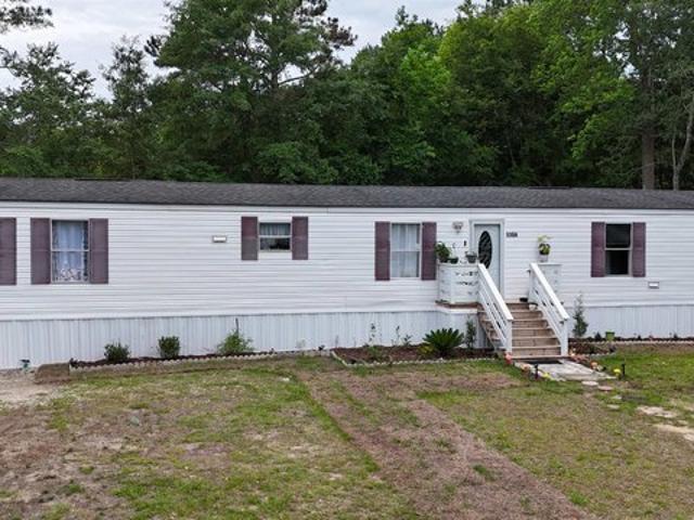 1194 Rainbow Dr, Loris, SC 29569