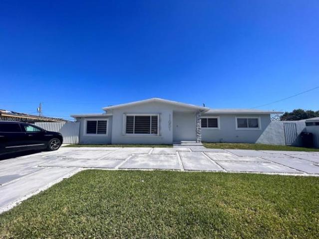 11951 177th Ter SW, Miami, FL 33177