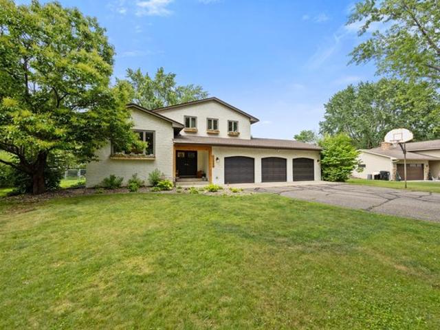 11954 Eldorado St NW, Minneapolis, MN 55433