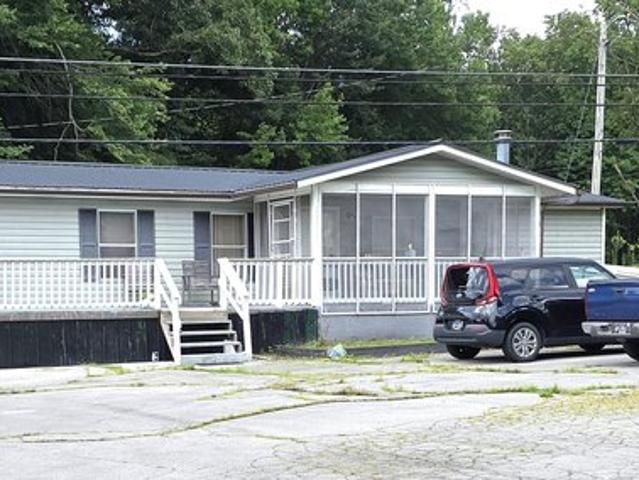 1195 Buffalo Rd, Oneida, TN 37841