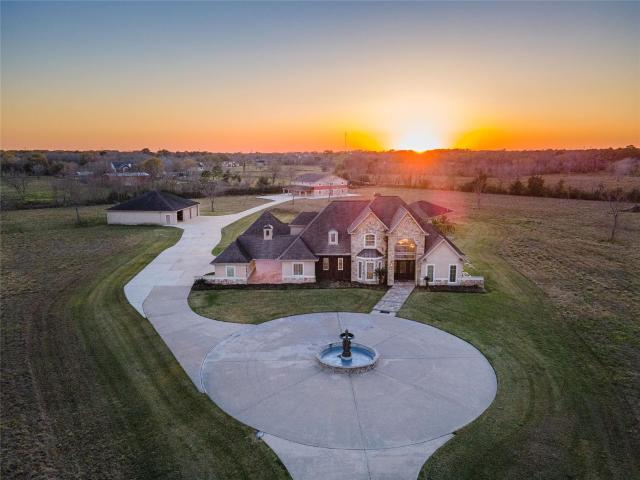 1195 County Road 150, Alvin, US, TX